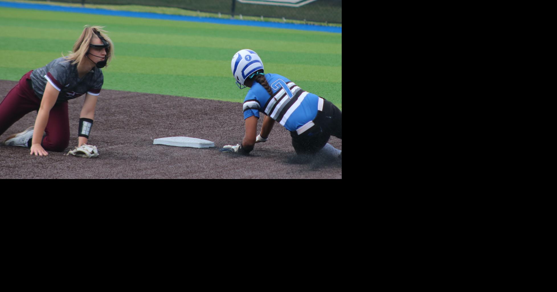 Lee softball attack smothers Sterling 17-3 | Sports | baytownsun.com