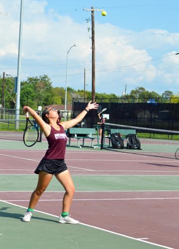 Lee tennis takes on Barbers Hill | Sports | baytownsun.com