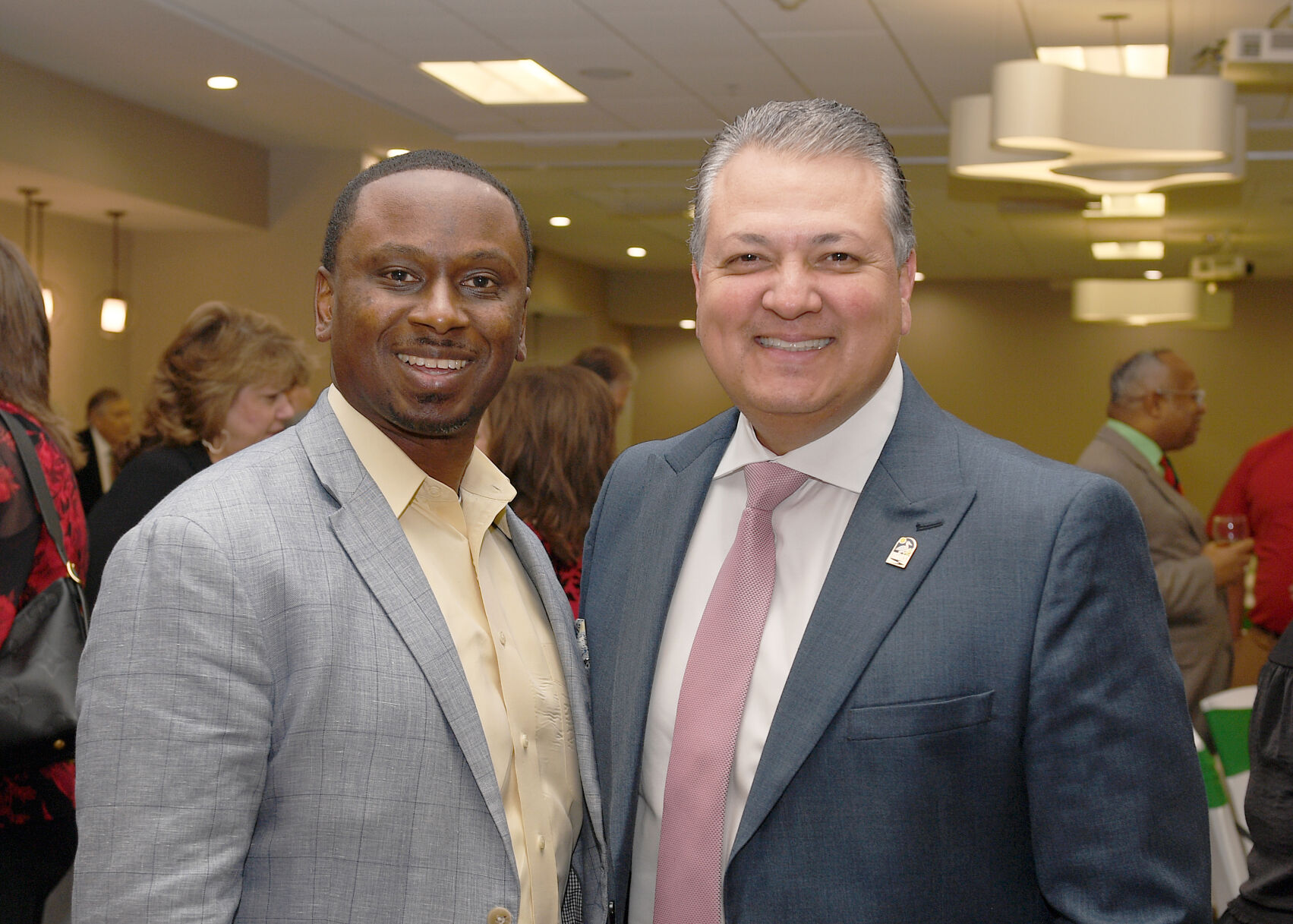 Baytown mayor race headed to Dec. 14 runoff | News | baytownsun.com