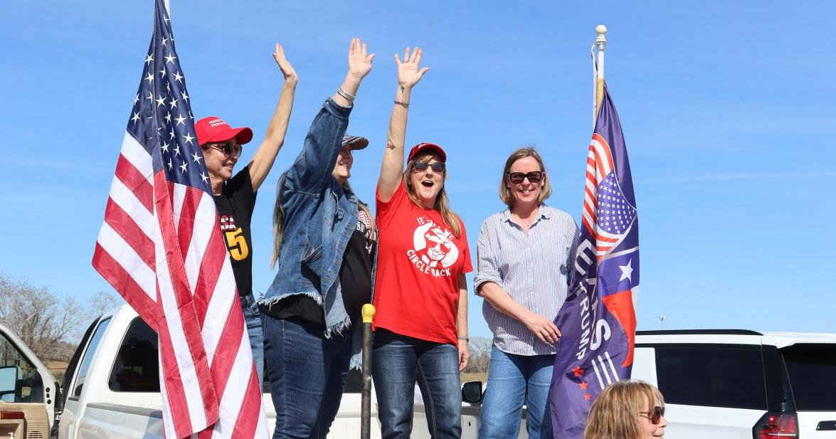 Residents show support for border convoy | News | baytownsun.com