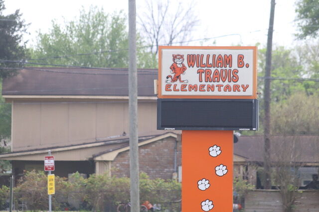 Ex-Travis assistant principal posts bond | News | baytownsun.com