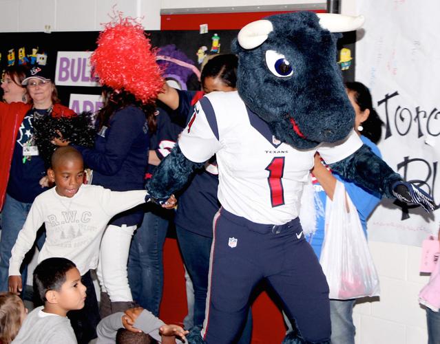 Toro urges students to take ‘bull’ out of bullying | Lifestyle ...