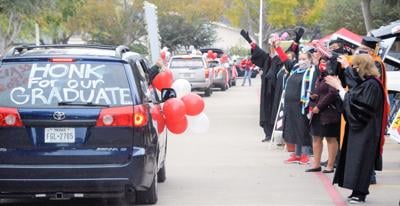 Honoring Lee College graduates | News | baytownsun.com