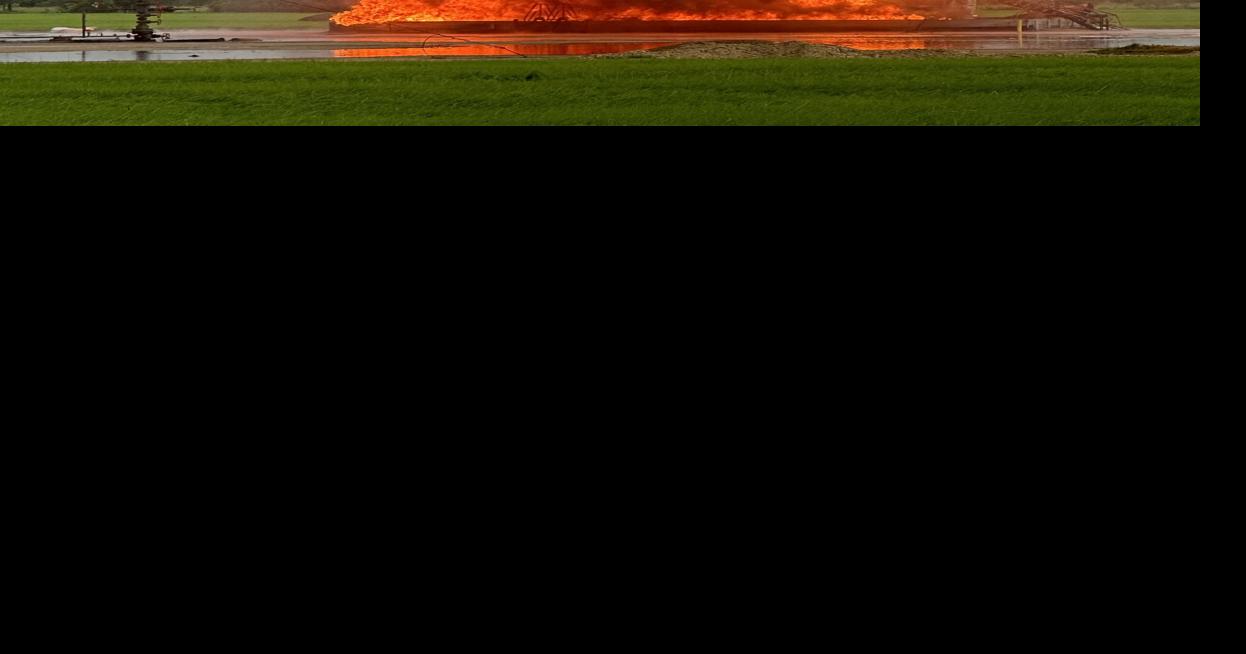 Chambers firefighters put out tank fire | Local | baytownsun.com