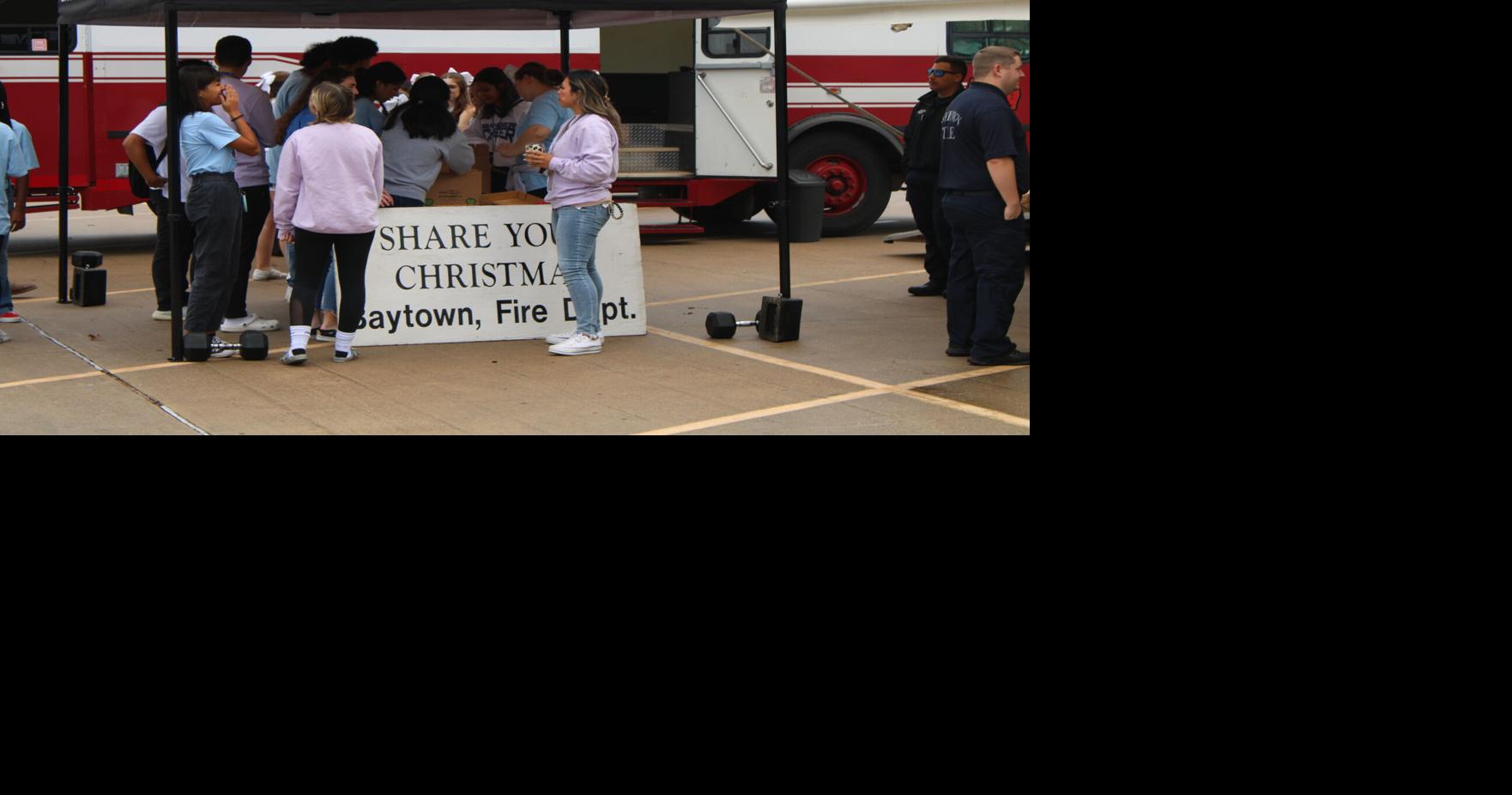 Baytown Fire Dept. host food drive | Local | baytownsun.com