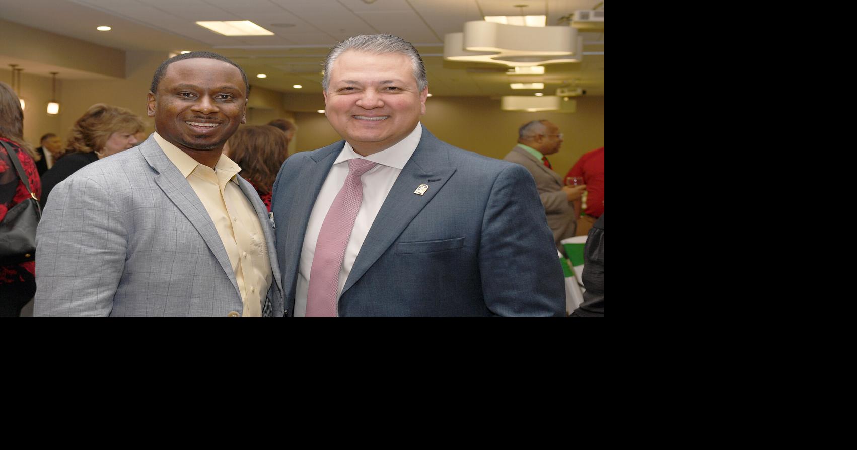 Mayor laps field in campaign spending | News | baytownsun.com