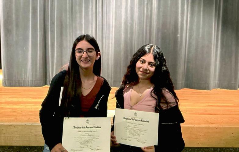 Goose Creek D.A.R. awards outstanding students | Local | baytownsun.com