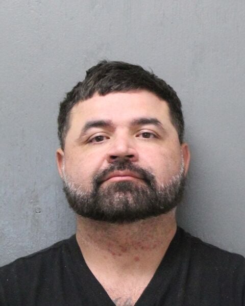 Man arrested after 300-rooster ring bust | Local | baytownsun.com