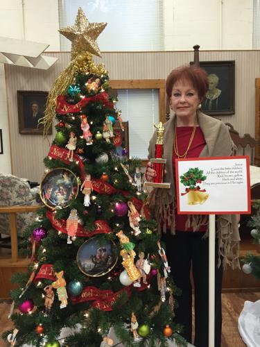 Community chooses Redus family’s tree as its favorite | News ...