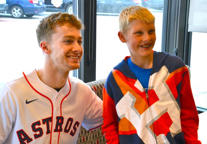 Fans welcome Astros as caravan makes Baytown stop | Local | baytownsun.com