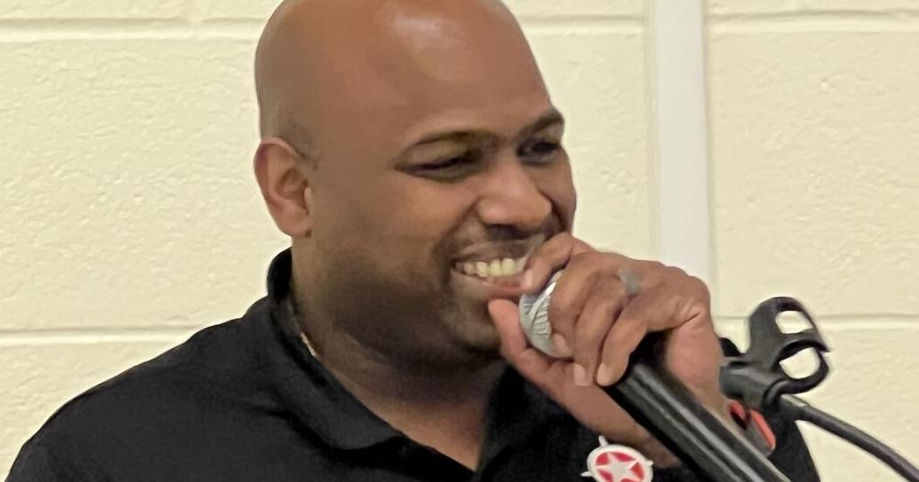 Wade celebrates '23 Navs, eyes future | Local | baytownsun.com
