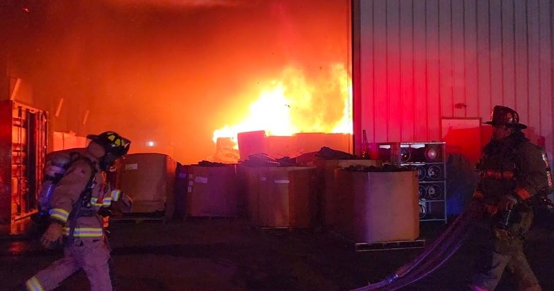 Baytown Fire Department quickly controls warehouse blaze | Local ...
