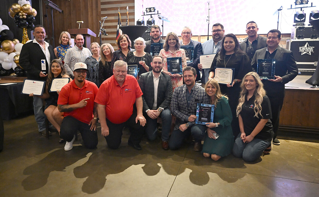 Mont Belvieu Chamber present awards | Local | baytownsun.com