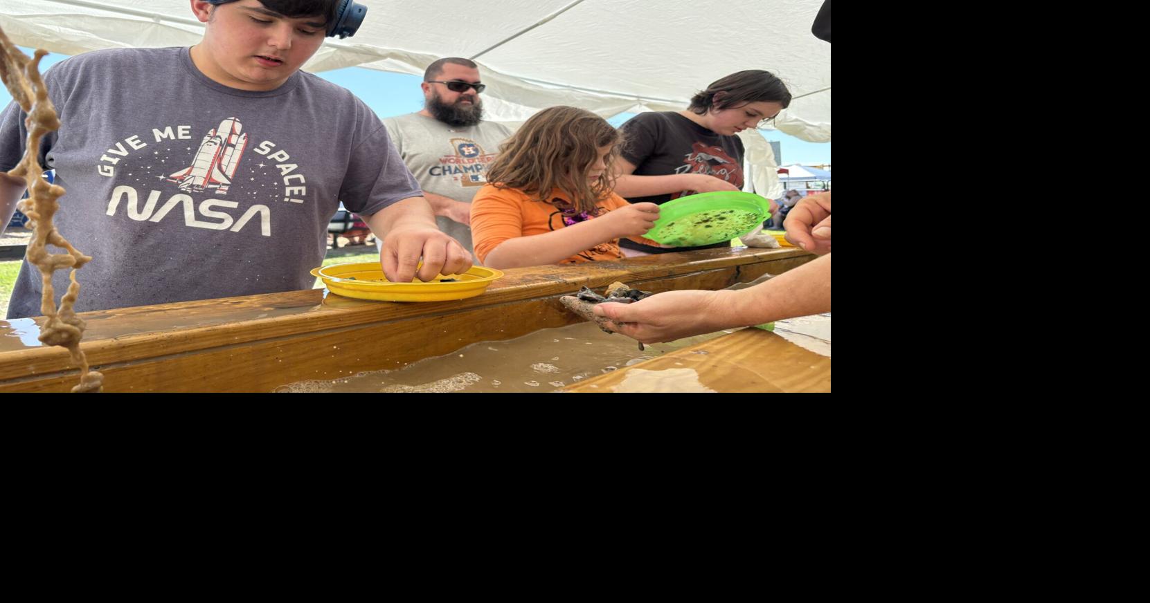 Old River-Winfree Founder’s Day attendees find ‘gems’ of life | Local ...