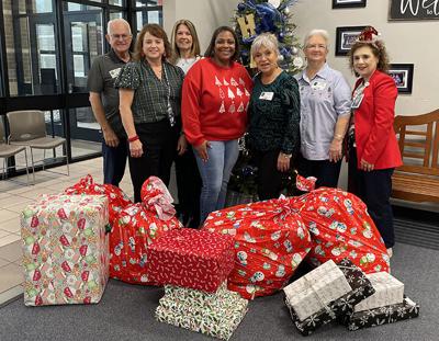 Highlands community donates to ‘Share Your Christmas’ project | Local ...