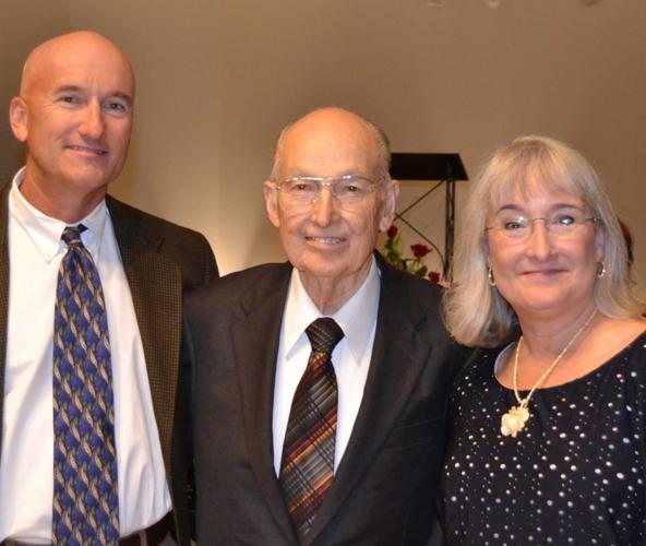 Wayne Gray honored by Heritage Society | News | baytownsun.com