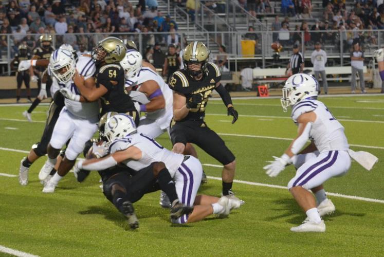 Broncs turn over big district win | Sports | baytownsun.com