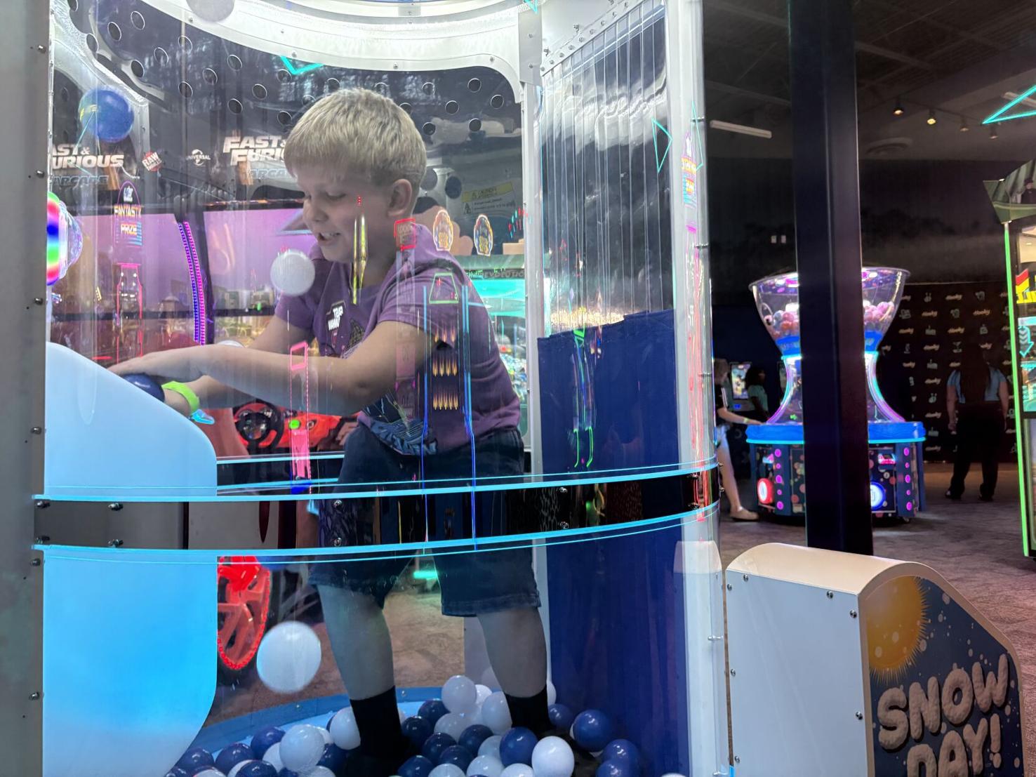 The life at a Showbiz Cinema: Hooky Entertainment opens in Baytown ...