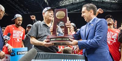 UH’s Sampson agrees to 4-year extension | Sports | baytownsun.com