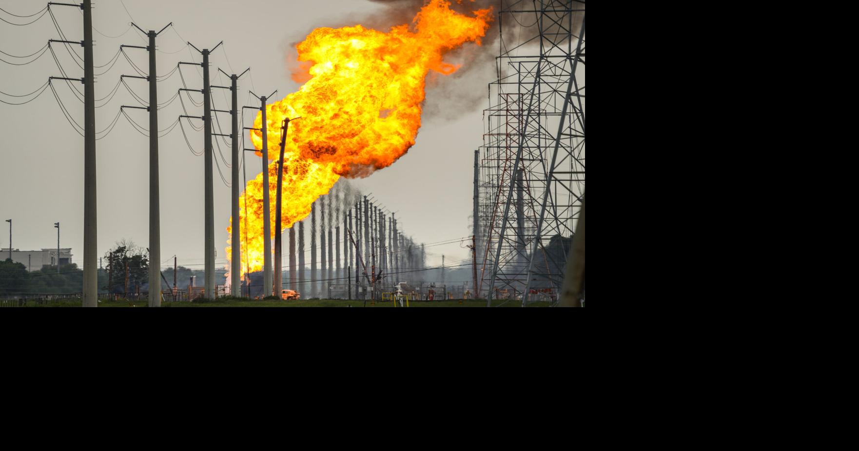 Pipeline fire burns for third day; what's known: | Local | baytownsun.com