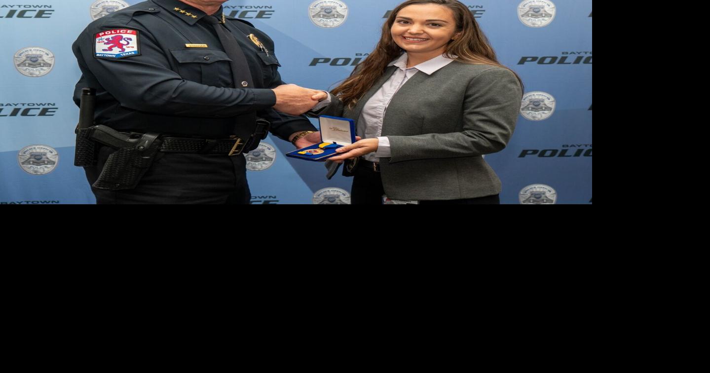 Baytown detective wins Commendation Medal | Local | baytownsun.com