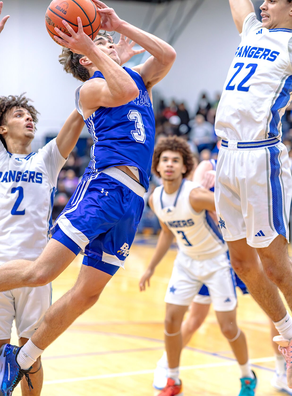 Eagles’ Williams downs Rangers at buzzer | Sports | baytownsun.com