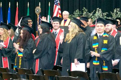 Lee College holds fall commencement | News | baytownsun.com
