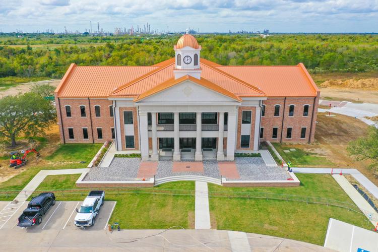 Mont Belvieu welcomes new city center | Local | baytownsun.com