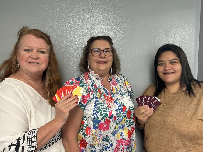 Lions Club donates gift cards to help others | Local | baytownsun.com