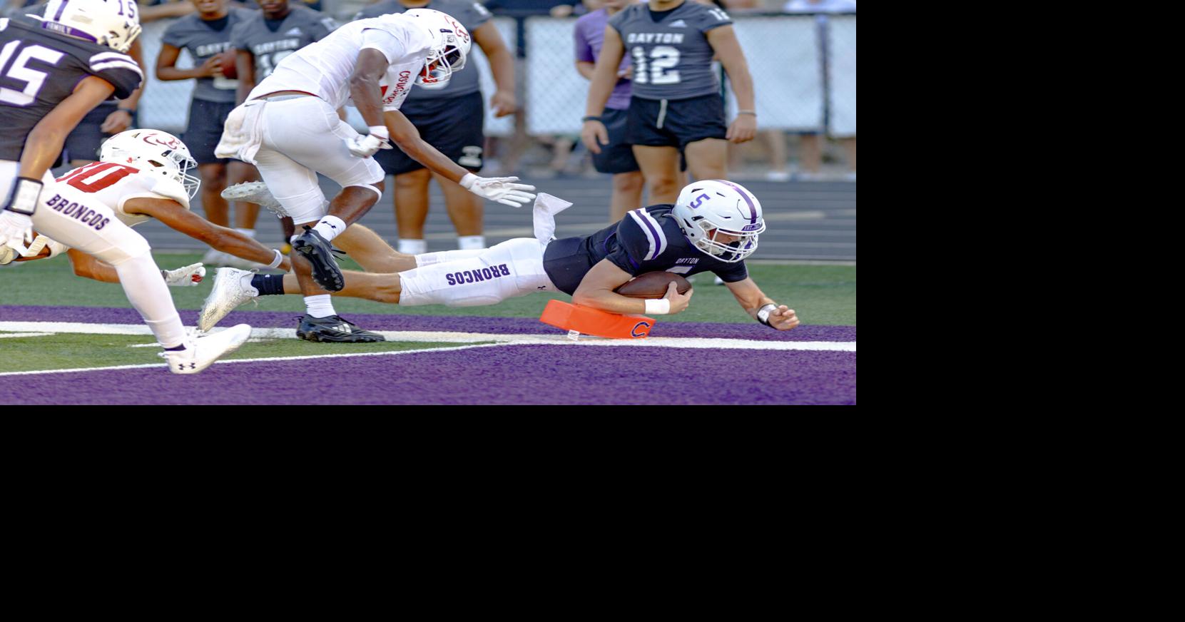 Diving into football | News | baytownsun.com