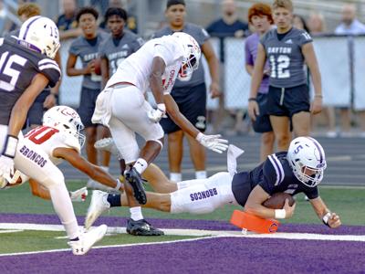 Diving into football | News | baytownsun.com