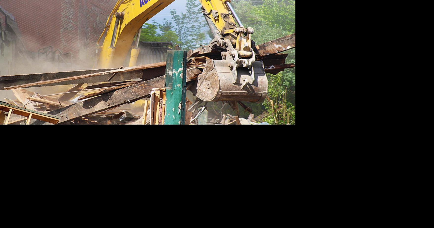 Another downtown building comes crumbling down | News | bdtonline.com