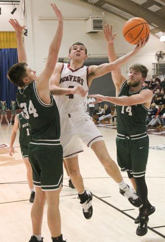Beavers out-maneuver Warriors 67-66 for sectional title | Sports ...