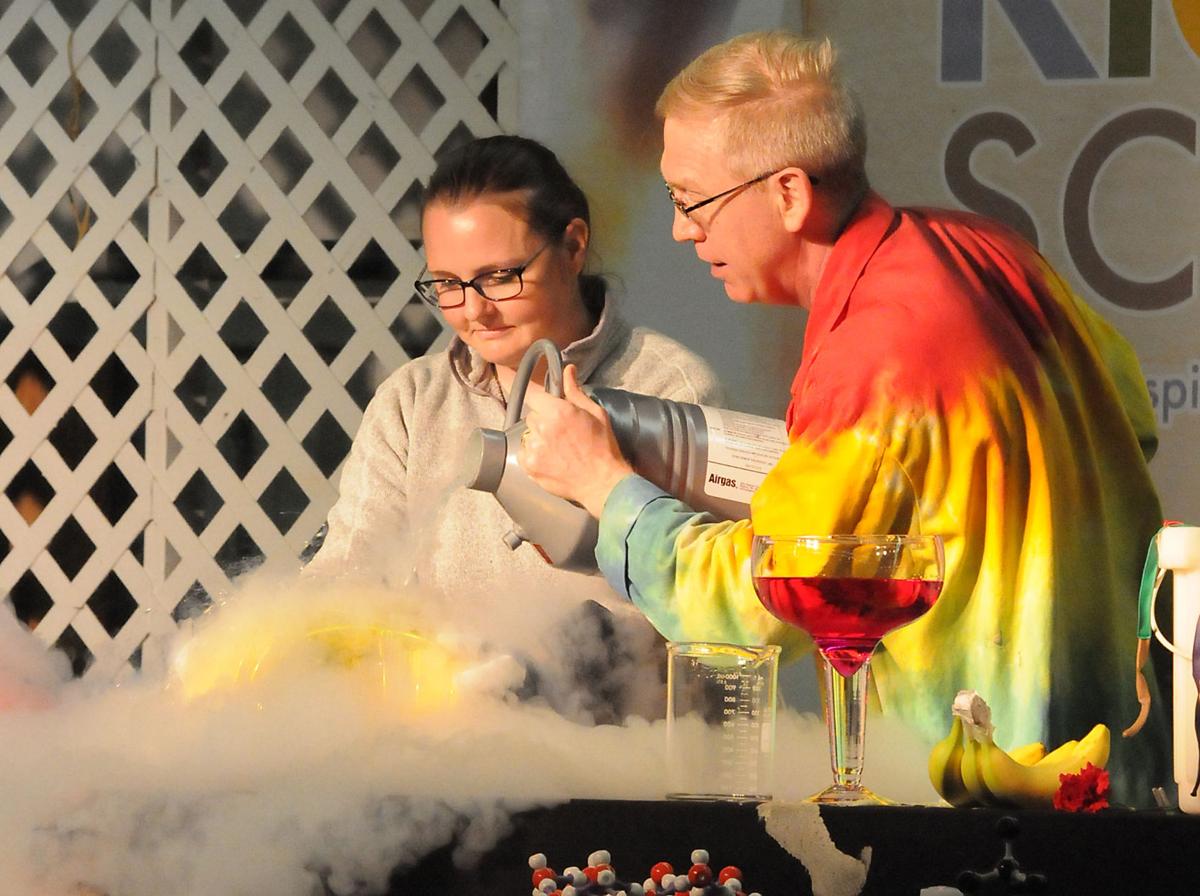 Slideshow: Amazing Chemistry Show | Gallery | bdtonline.com