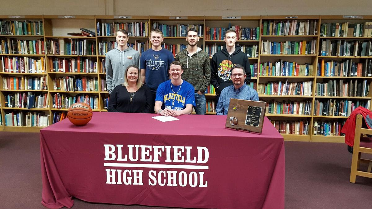 Bluefield's Ryan Davis signs with BSC hoops | Sports | bdtonline.com