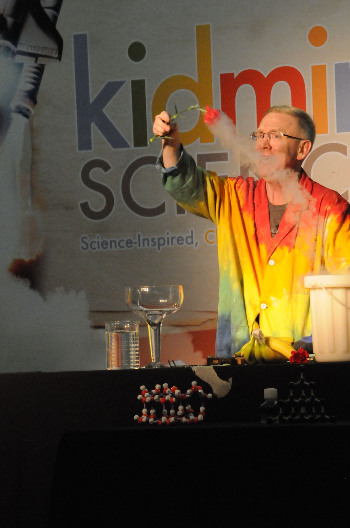 Slideshow: Amazing Chemistry Show | Gallery | bdtonline.com