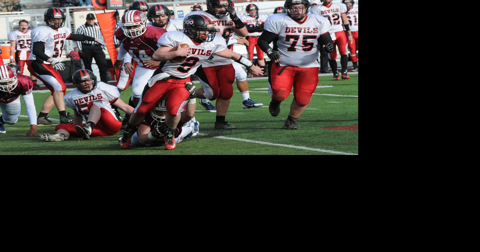 Ravenswood at Bluefield High School football on Sat. Nov. 15 2014 ...