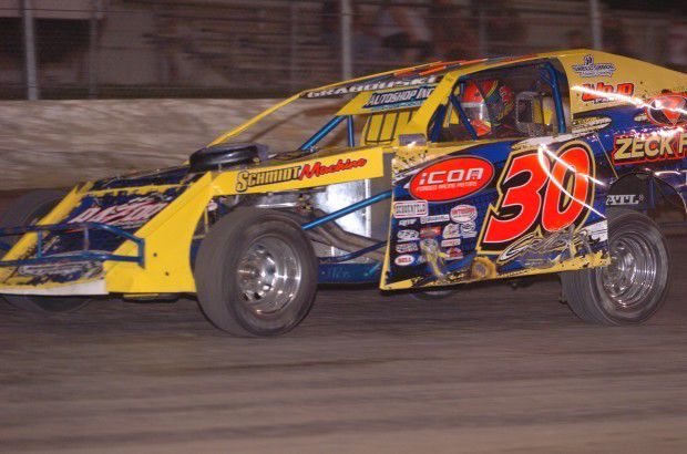 Metz earns second straight A Feature win