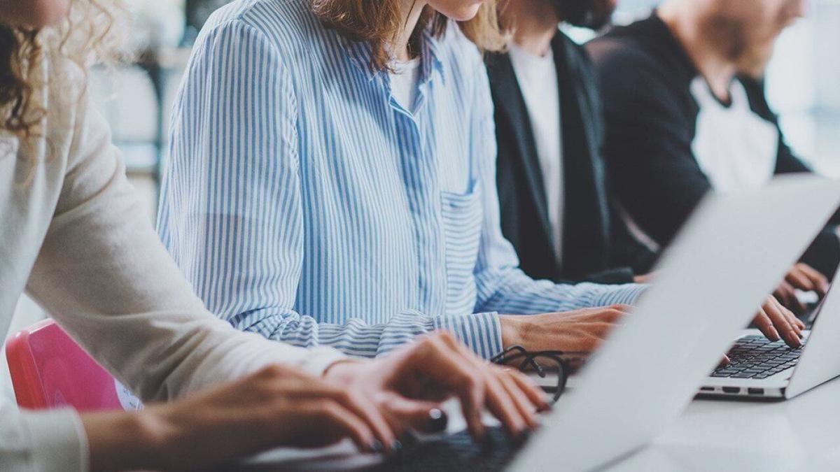 How to implement AI training for employees