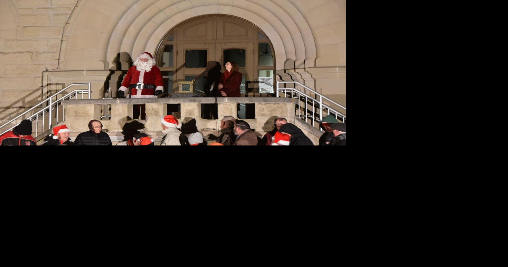 Courthouse Lighting Ceremony kicks off holiday season