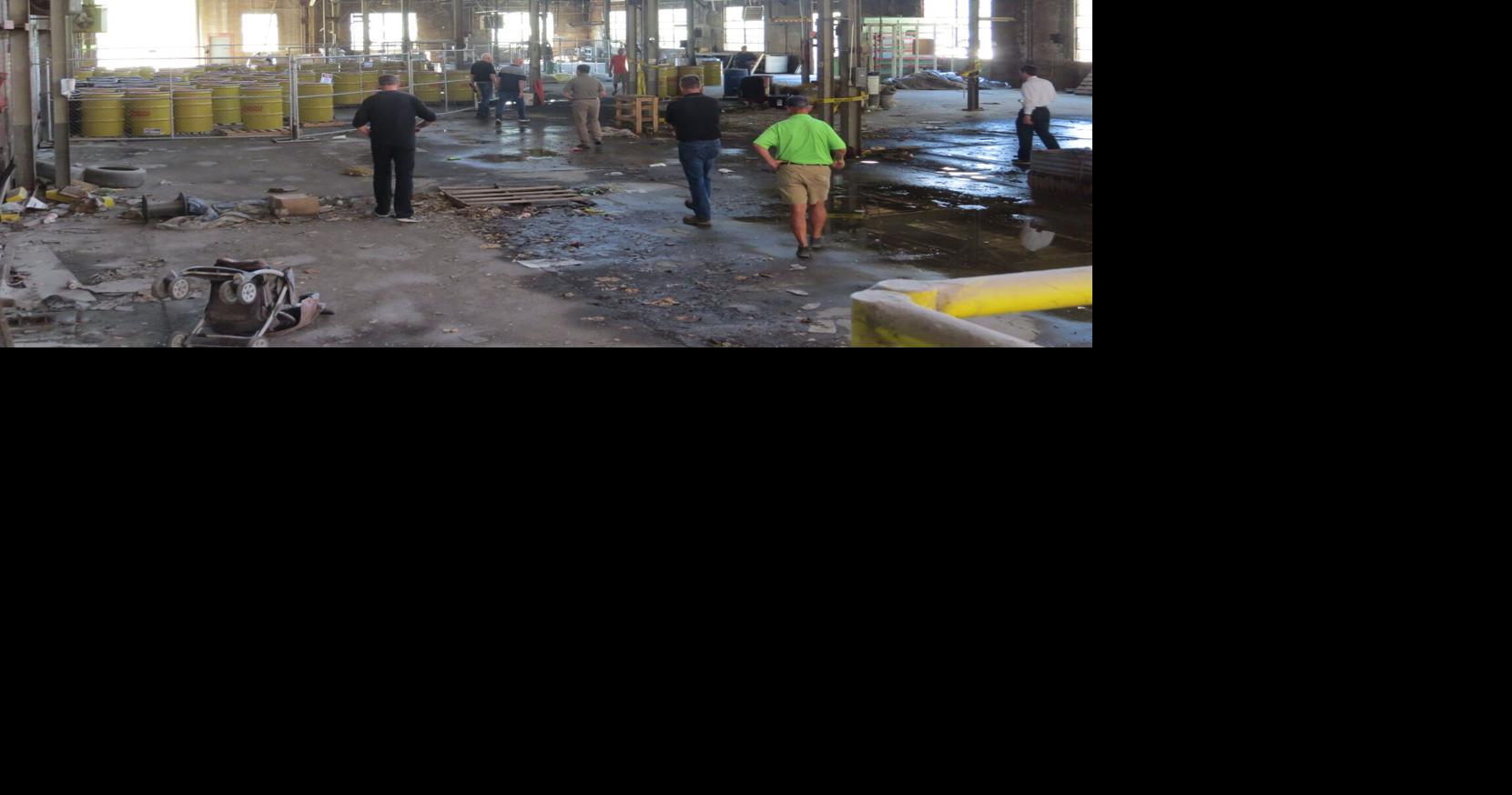 Beatrice officials tour Dempsters building