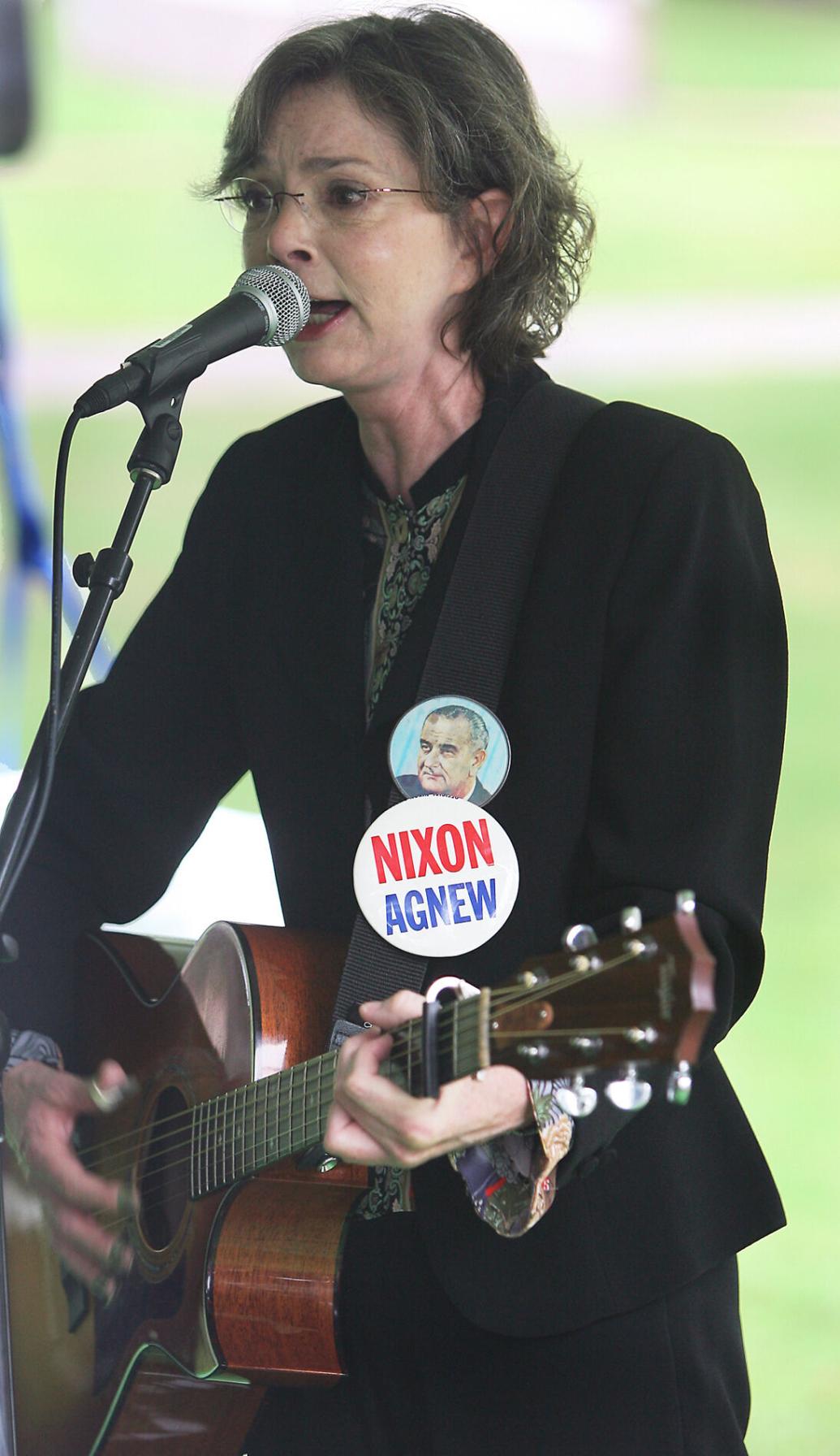 Nanci Griffith, Grammy-winning folk singer-songwriter, dies at 68