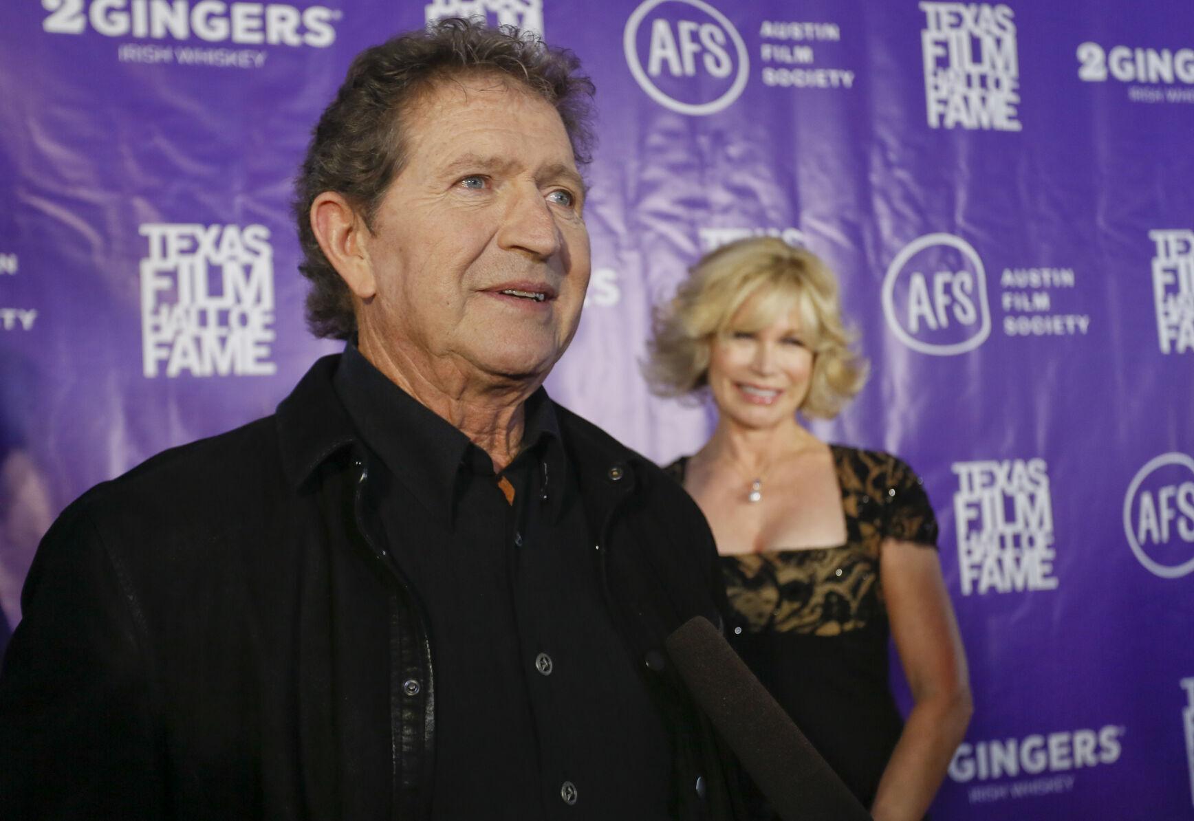 Country star, songwriter Mac Davis dies at 78