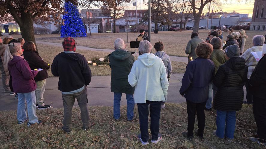 Candlelight vigil in Beatrice for woman killed by ICE in Minnesota