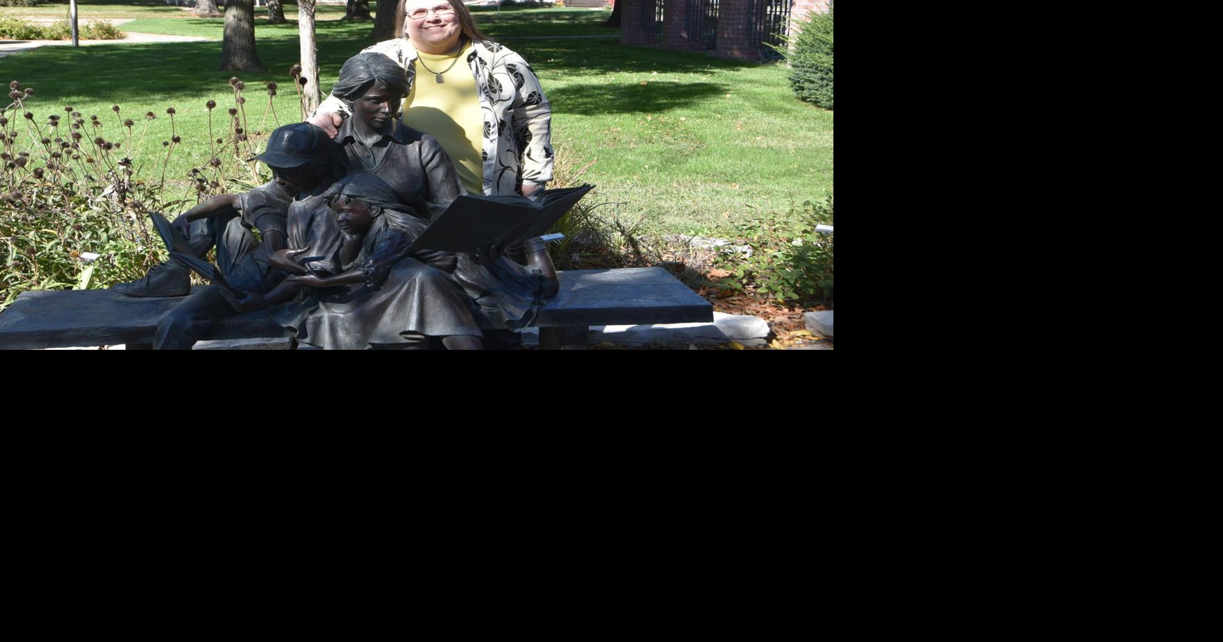 Beatrice library director announces retirement after 43 years of service