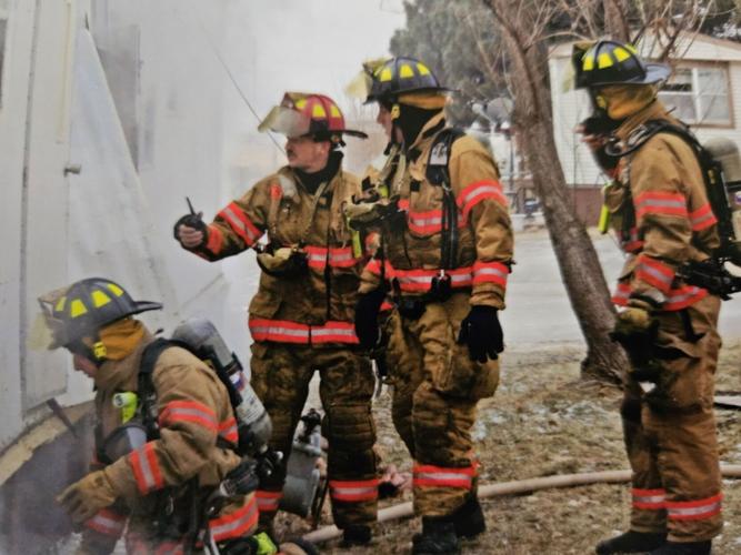Beatrice fire captain retires after 32 years