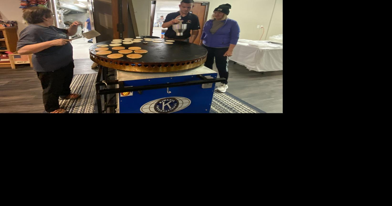 Early Risers host pancake breakfast