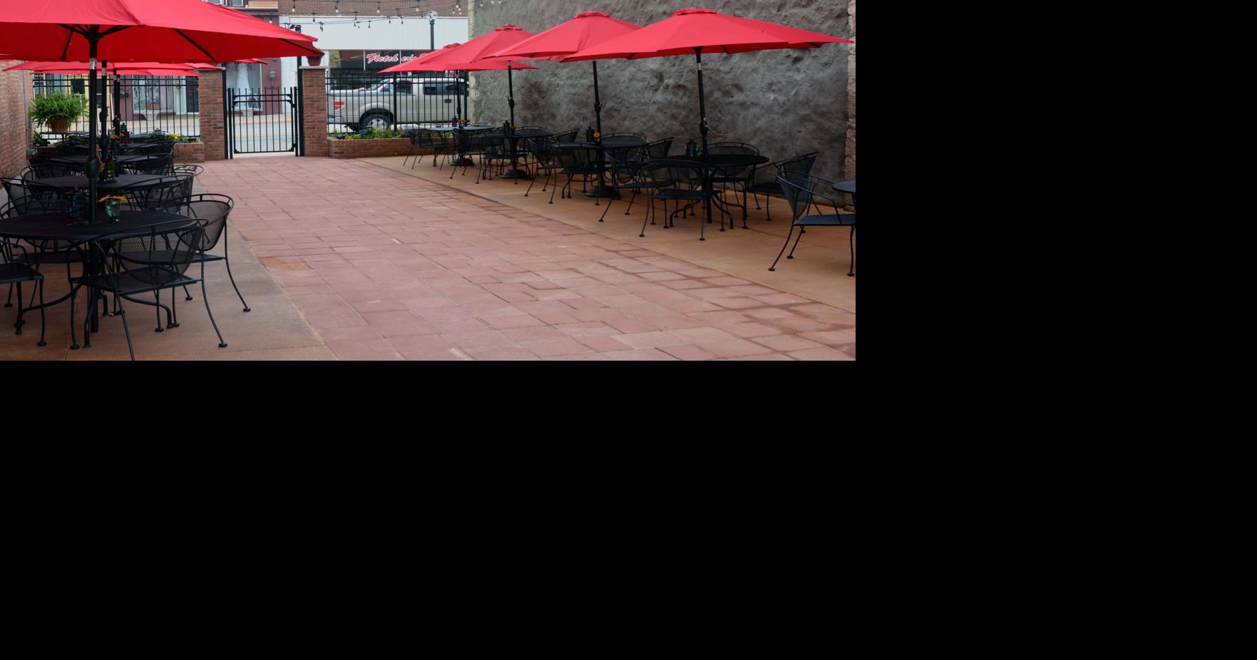Local restaurant features new outdoor patio dining