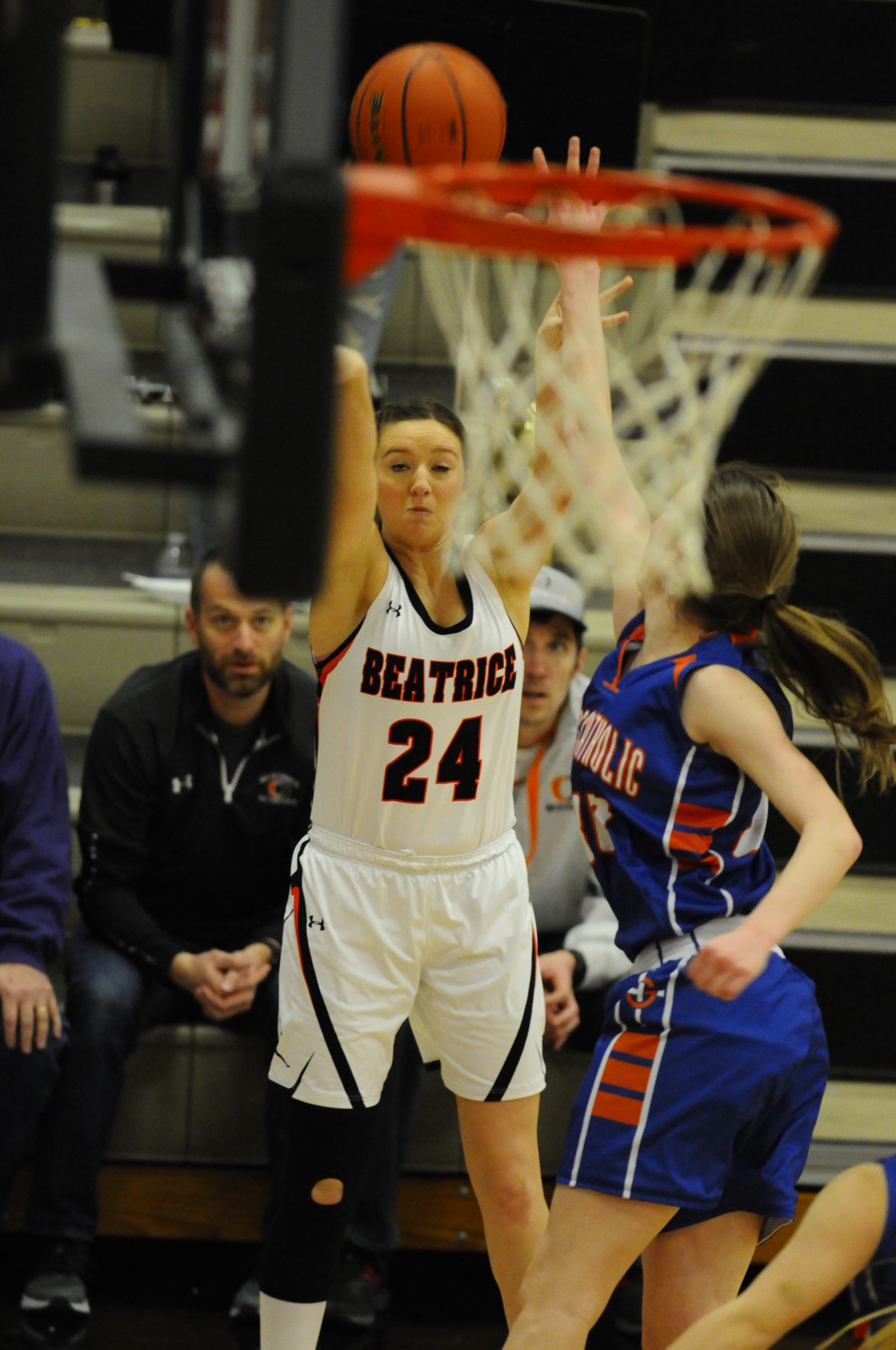 Lady O stumbles late against Omaha Gross | Basketball ...