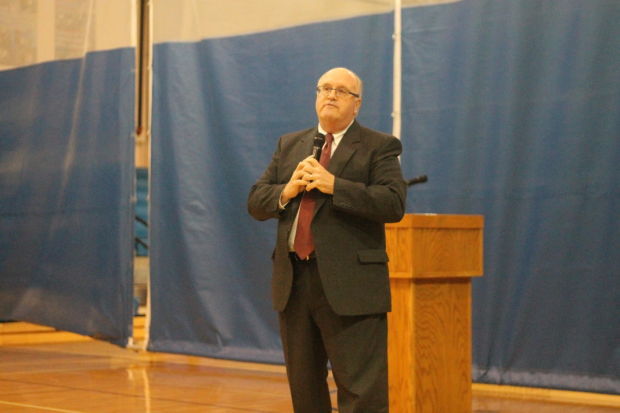 Headrick stresses SCC experience as internal candidate